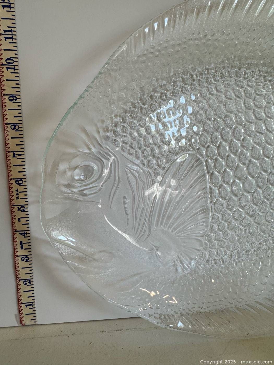 Glass fish platters and blown glass fish figurines | Maxsold