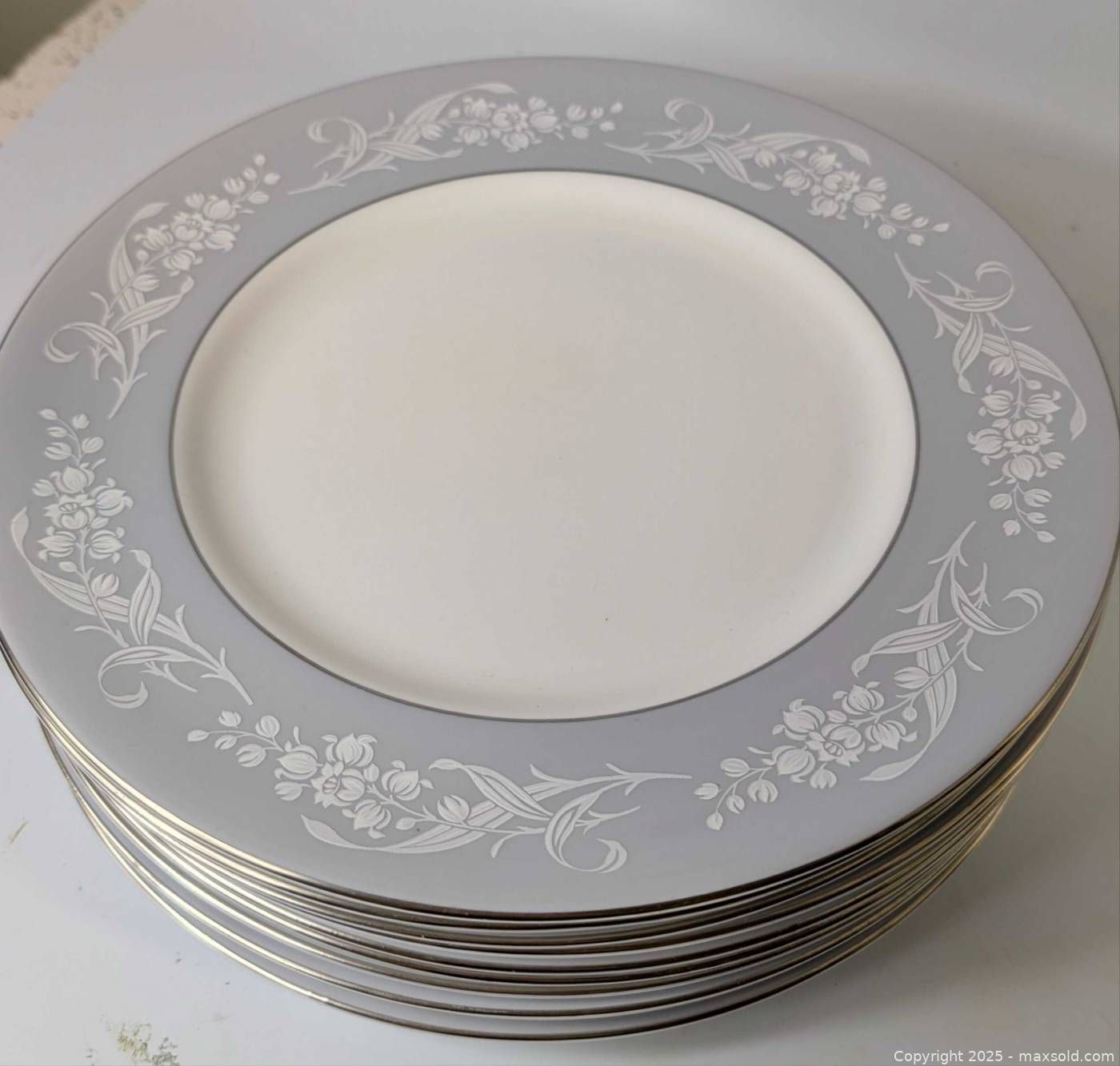 Royal Doulton Valleyfield 10.75" Dinner Plates, Set of 8 | Maxsold
