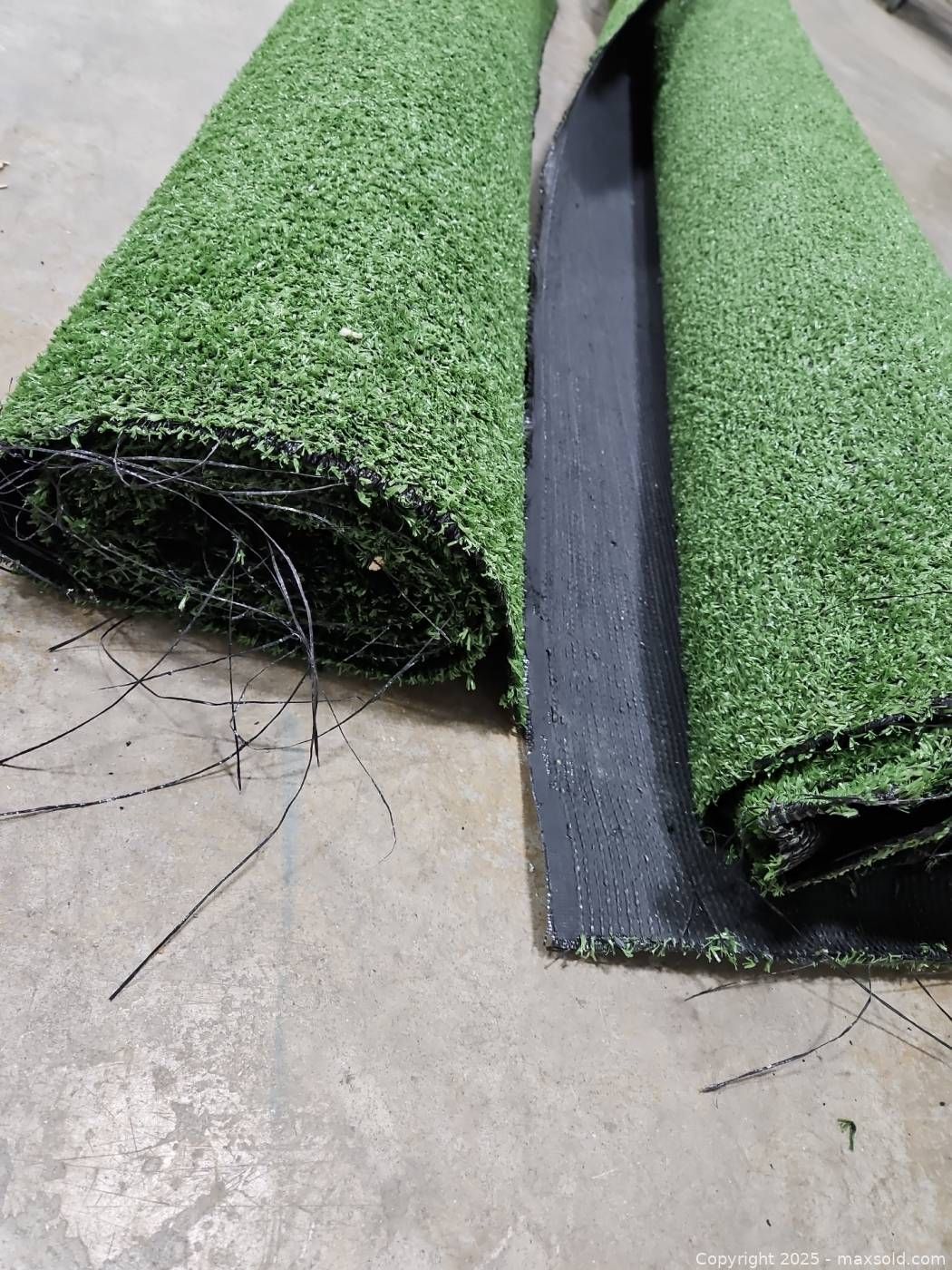 Two artificial grass carpet rolls | Maxsold