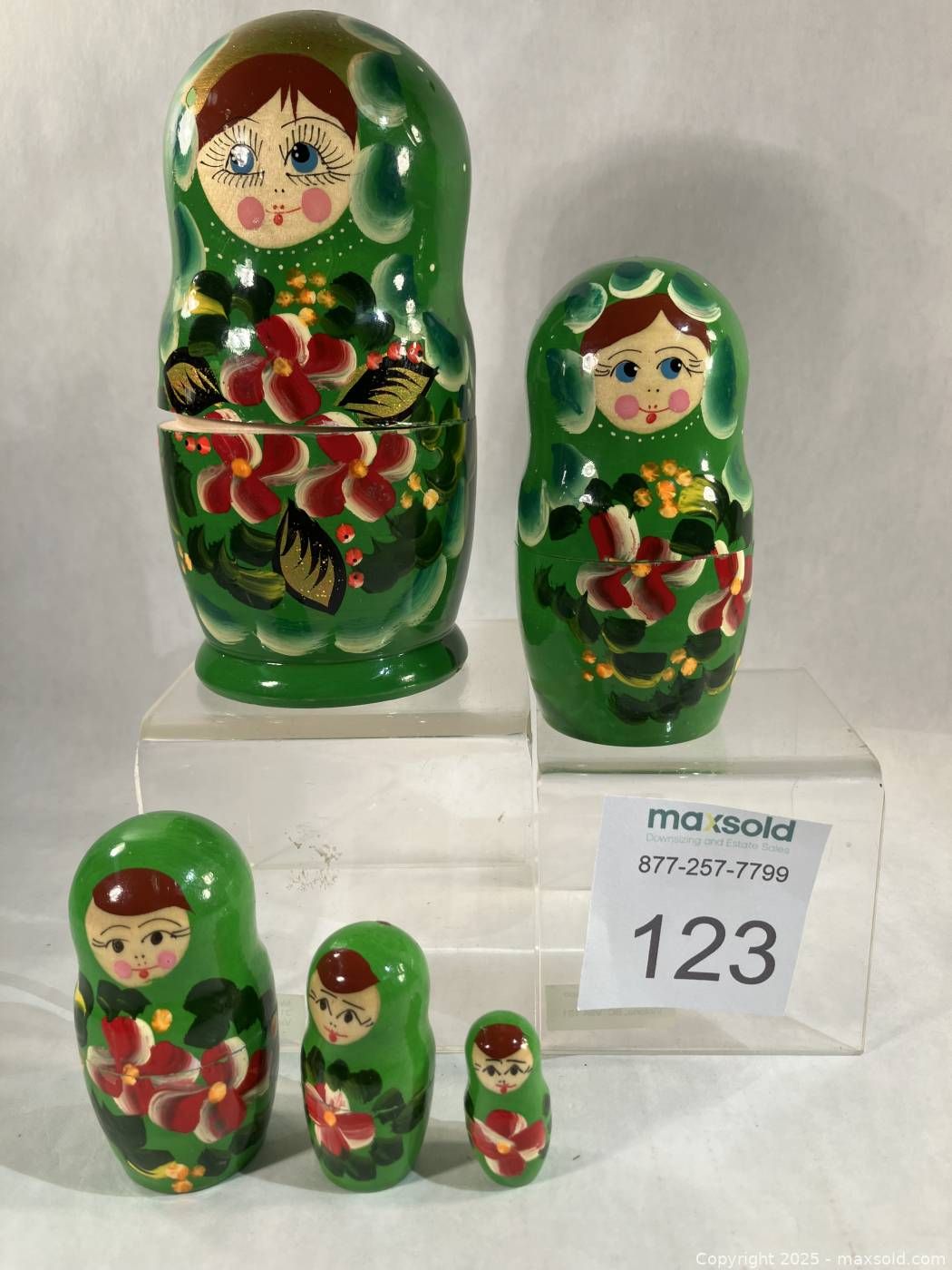 Russian Matryoshka nesting dolls set of 5 | Maxsold