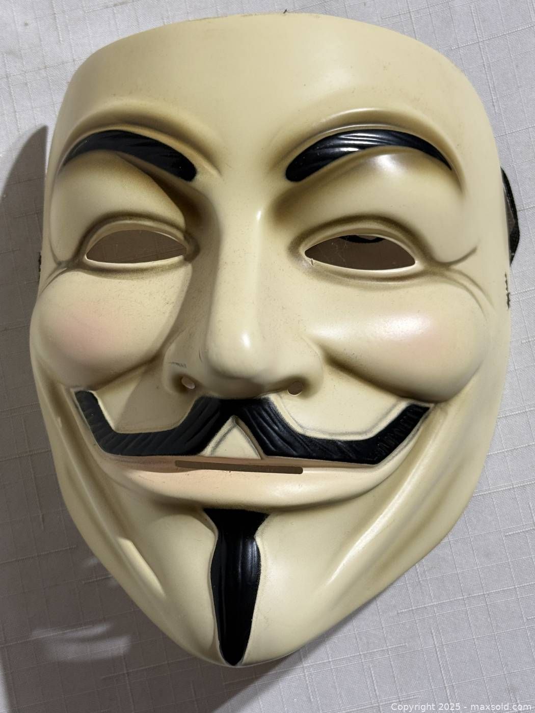 V for Vendetta Guy Fawkes plastic mask | Maxsold