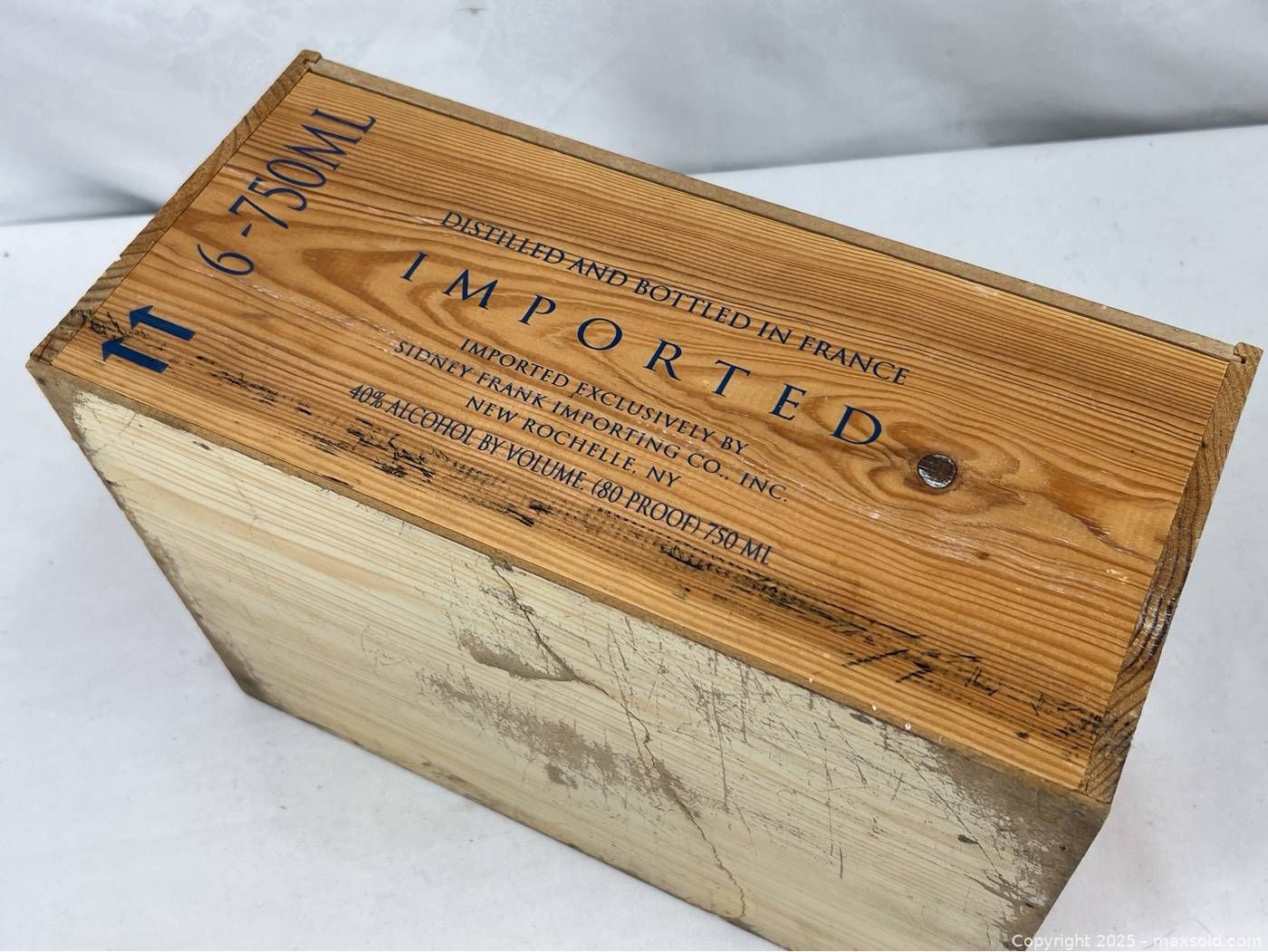 Grey Goose Vodka wood crate | Maxsold