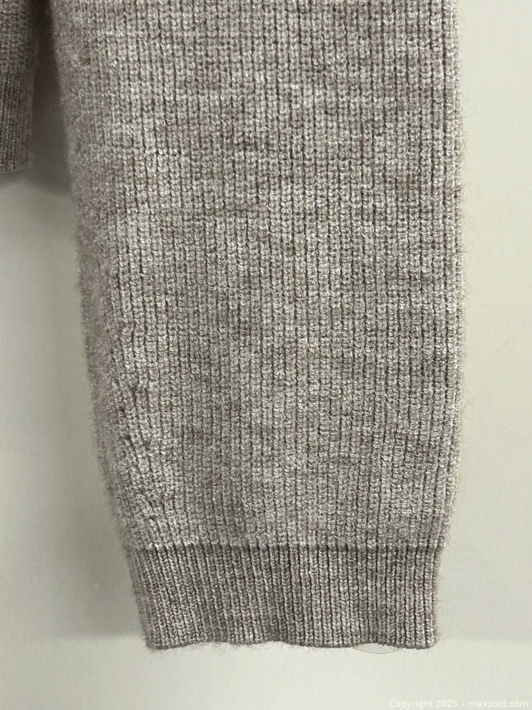 Women’s neutral knit sweaters, three | Maxsold