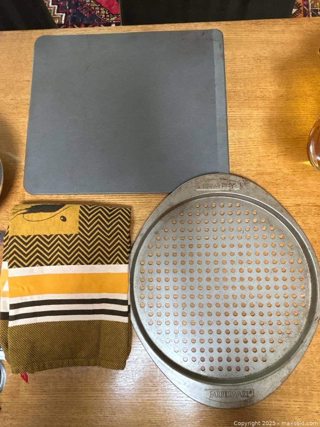 Michael Aram bowl, Nepenthe red bowl & mixed kitchenware | Maxsold