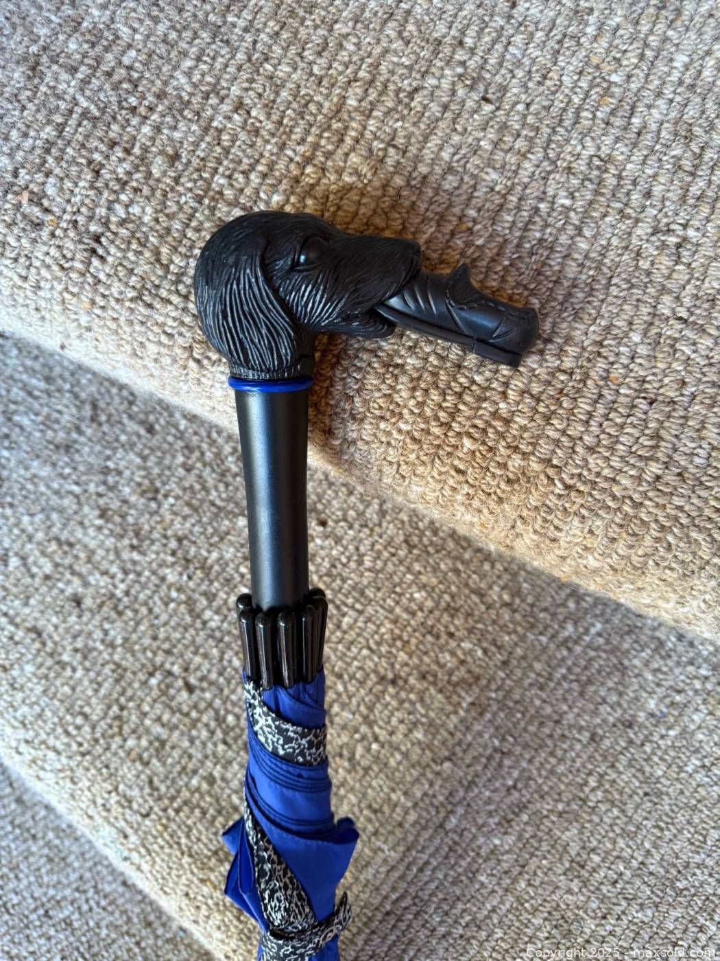 Vintage blue umbrella dog head handle | Maxsold
