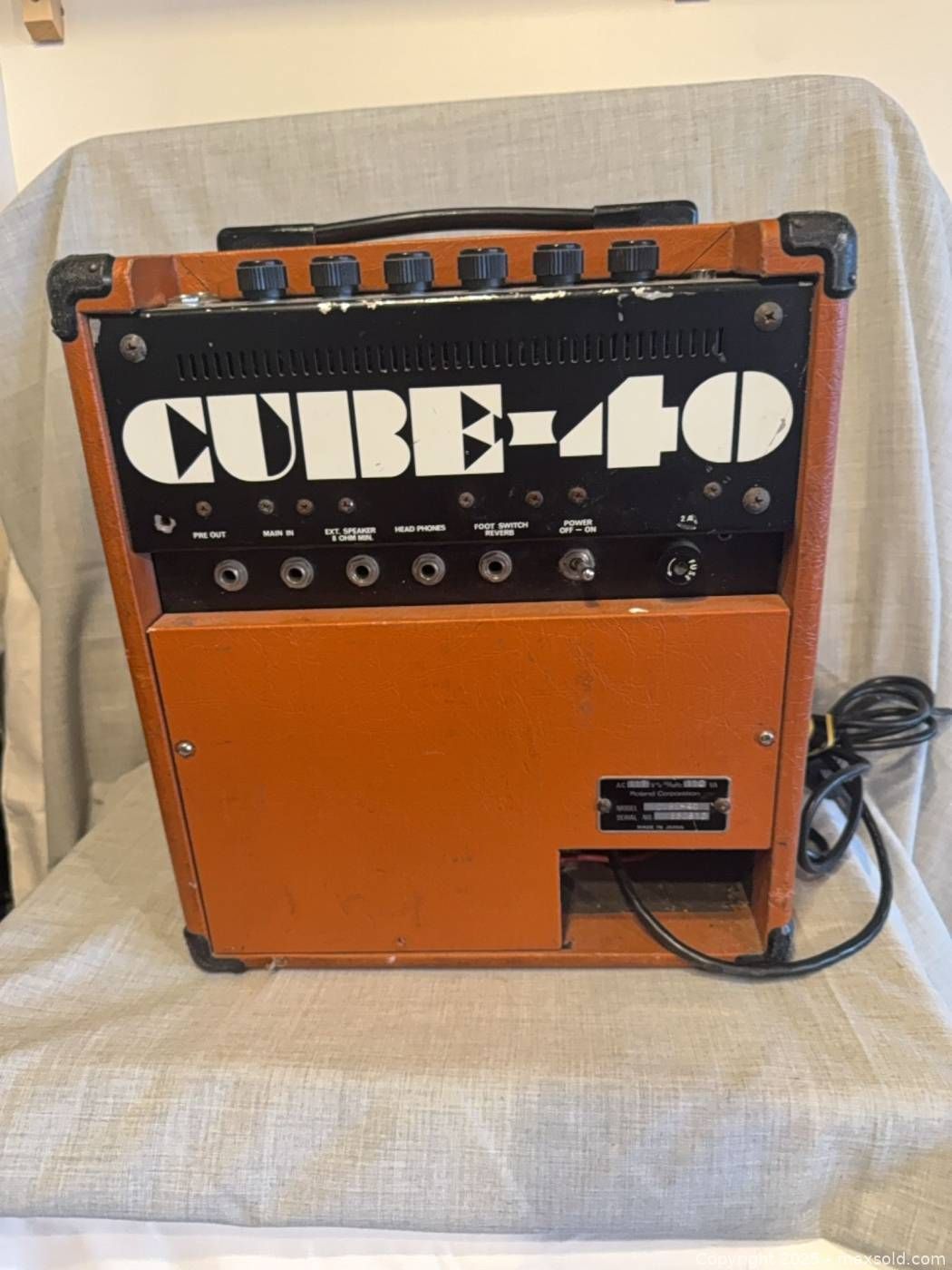 Roland Cube-40 guitar combo amplifier | Maxsold