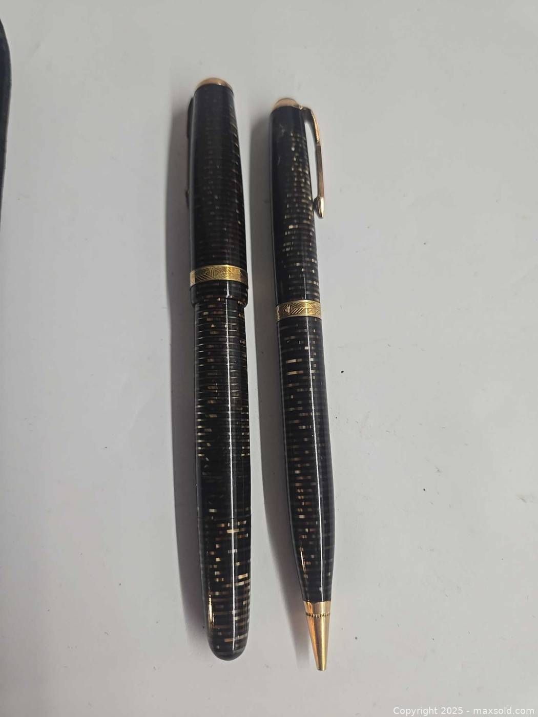 Parker Vacumatic fountain pen and pencil set with case and box | Maxsold