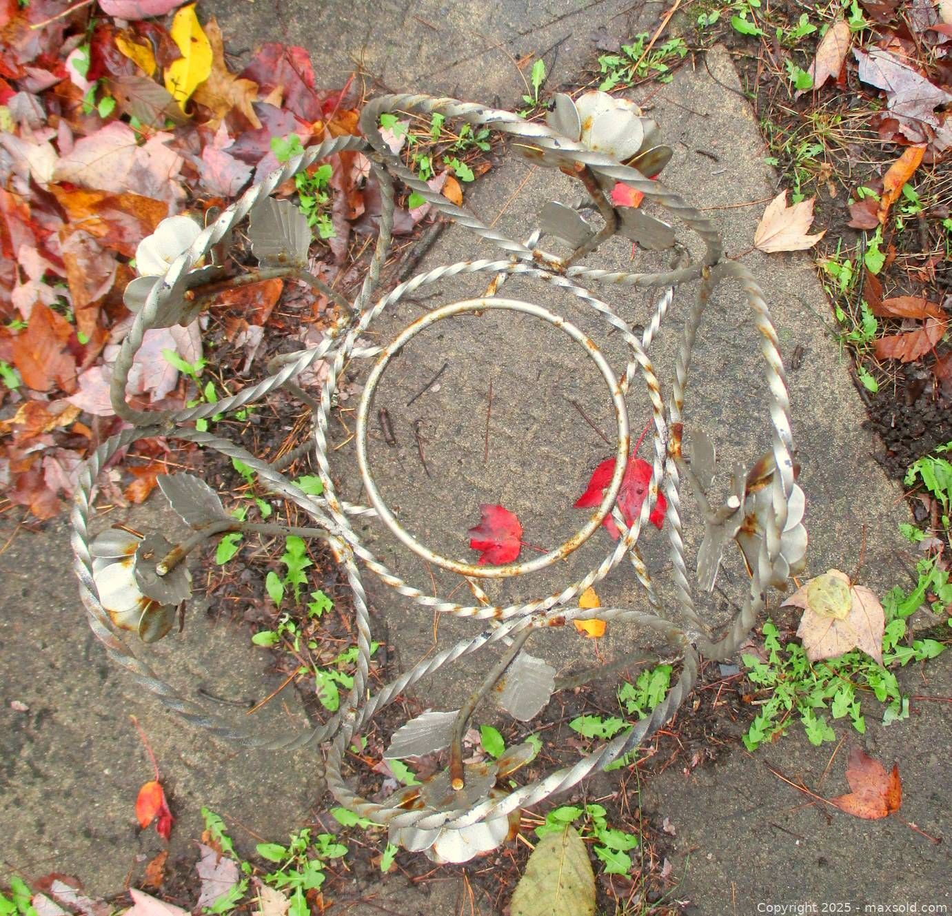 Silver metal rose plant holder | Maxsold