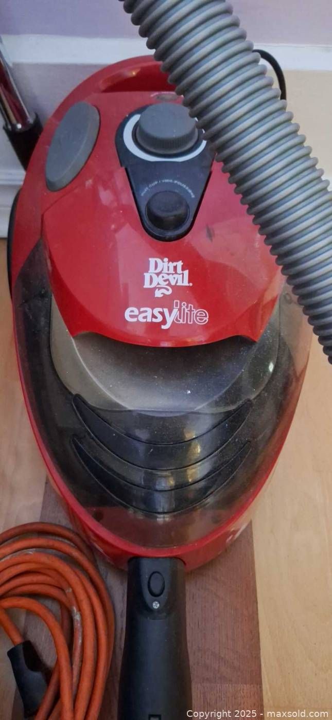 Dirt Devil SD40010 canister vacuum | Maxsold