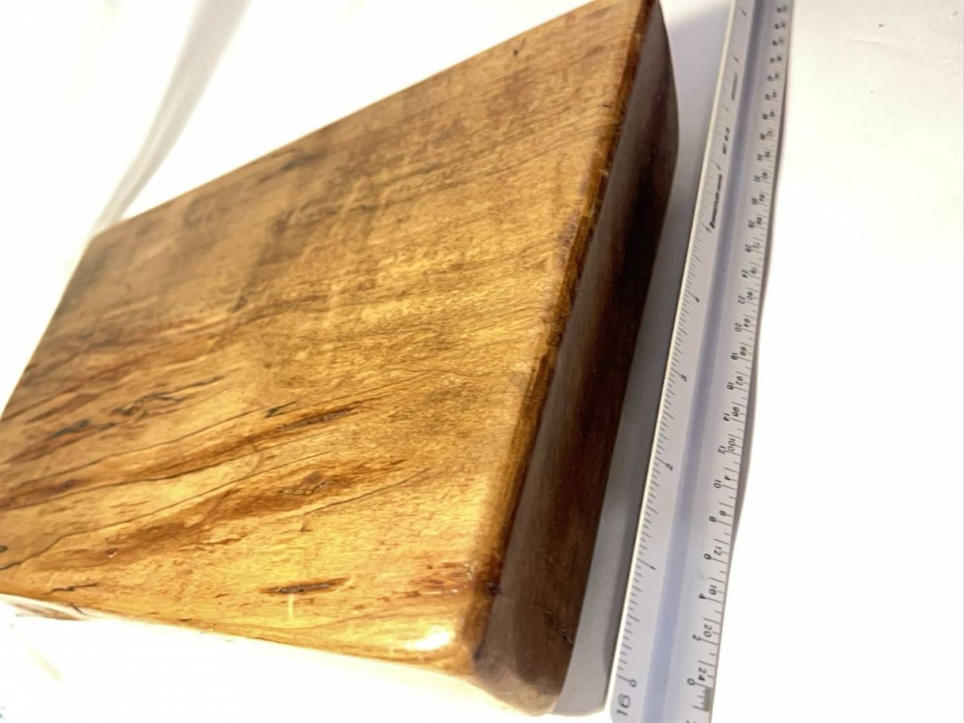 Maple charcuterie serving board, live-edge | Maxsold