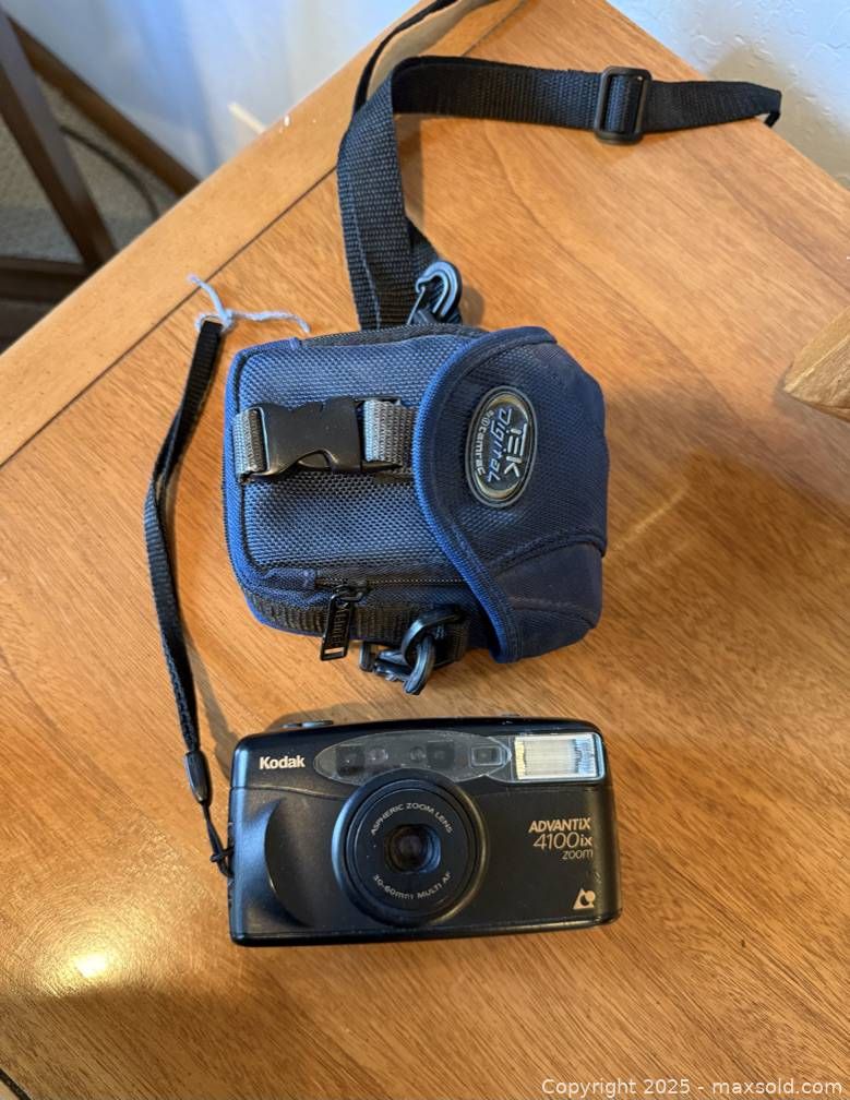 Kodak Advantix 4100ix camera with case | Maxsold