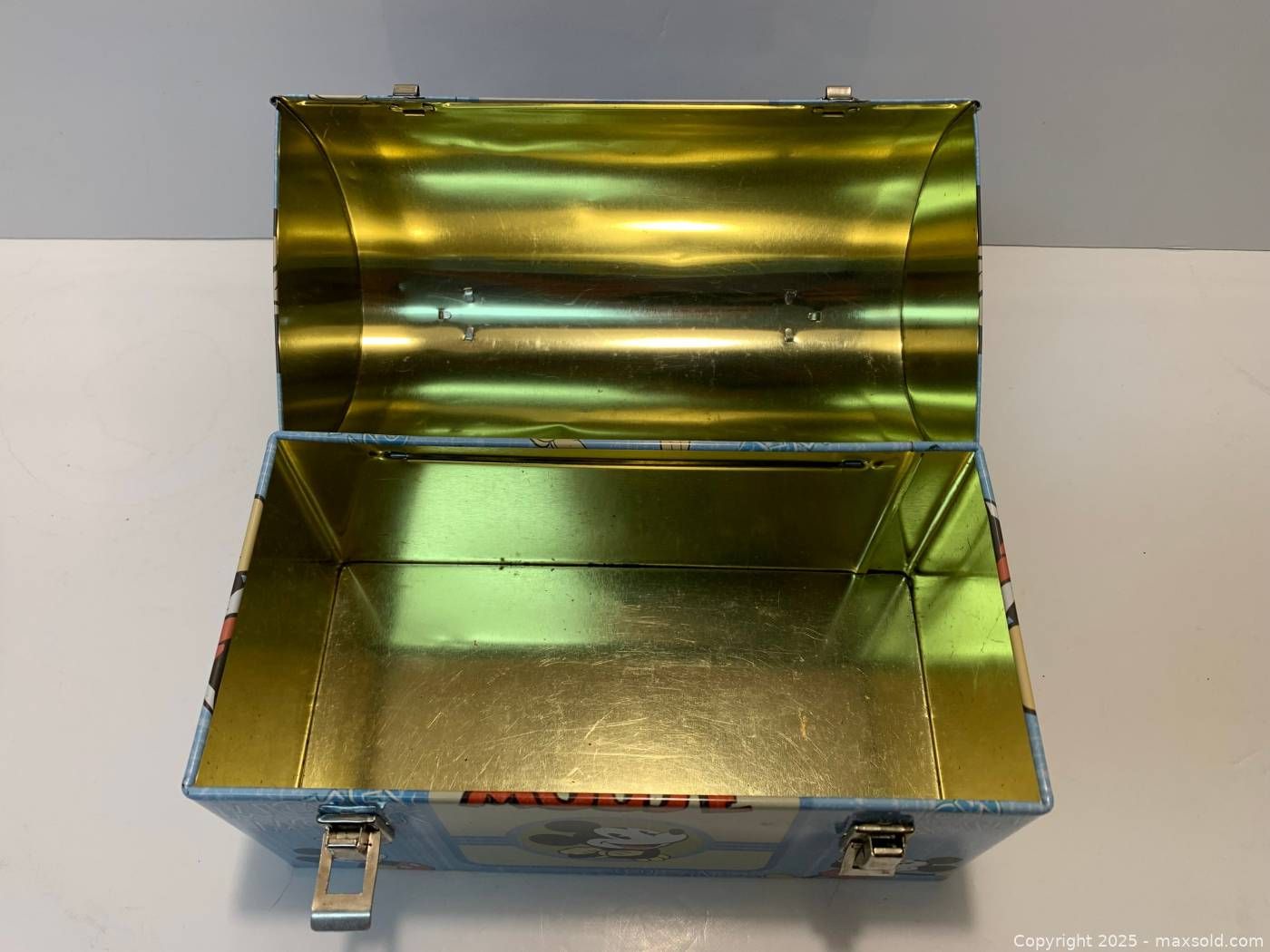 Disney Mickey Mouse Metal Lunchbox | Maxsold