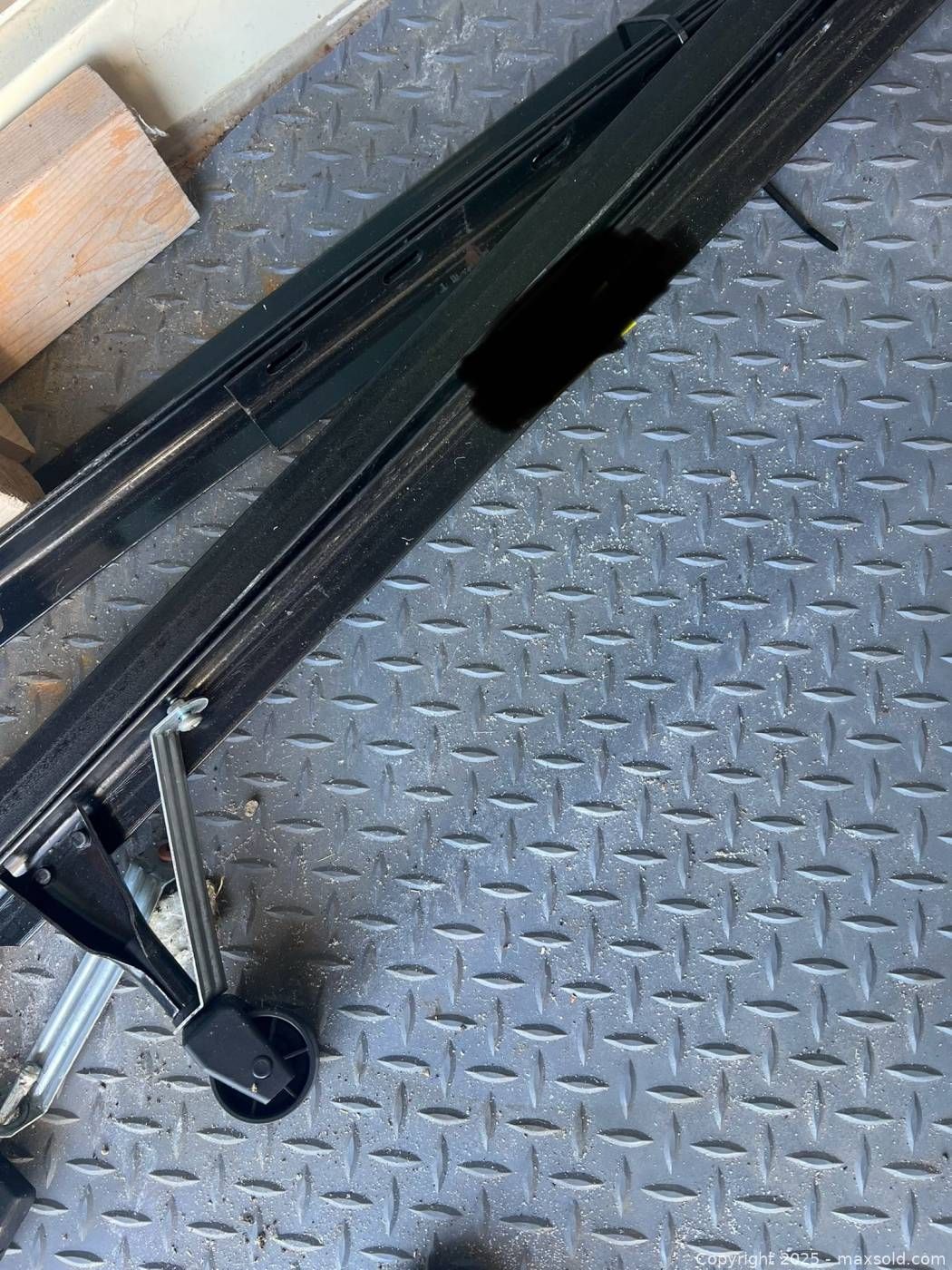 Metal Bed Frame | Ottawa (Ontario, Canada) SELLER MANAGED Downsizing ...