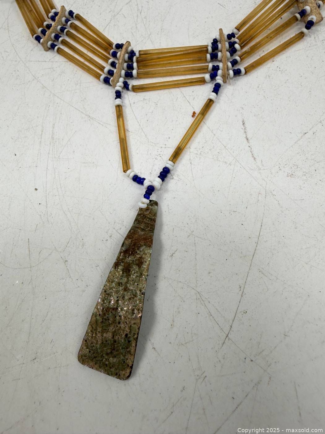 Indigenous beadwork mother-of-pearl necklace | Maxsold