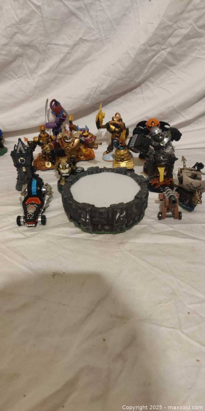 Lot of Skylanders Figures with Original Portal of Power | Toronto ...