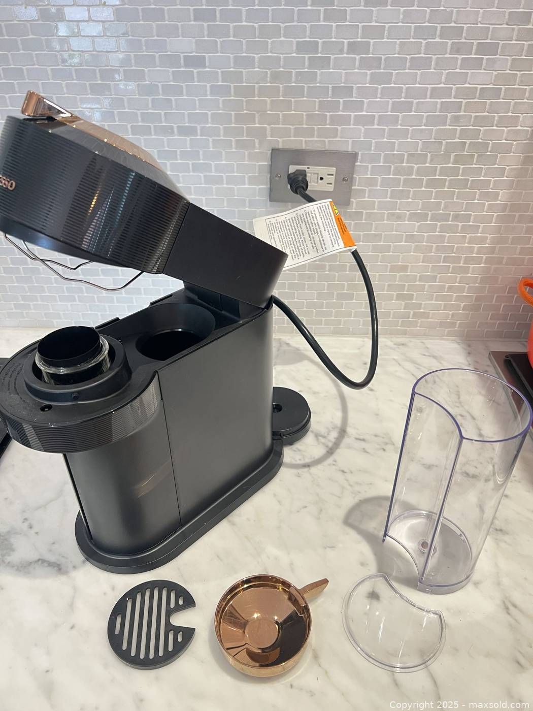 Nespresso Vertuo-style Single-Serve Coffee & Espresso Machine | Toronto ...