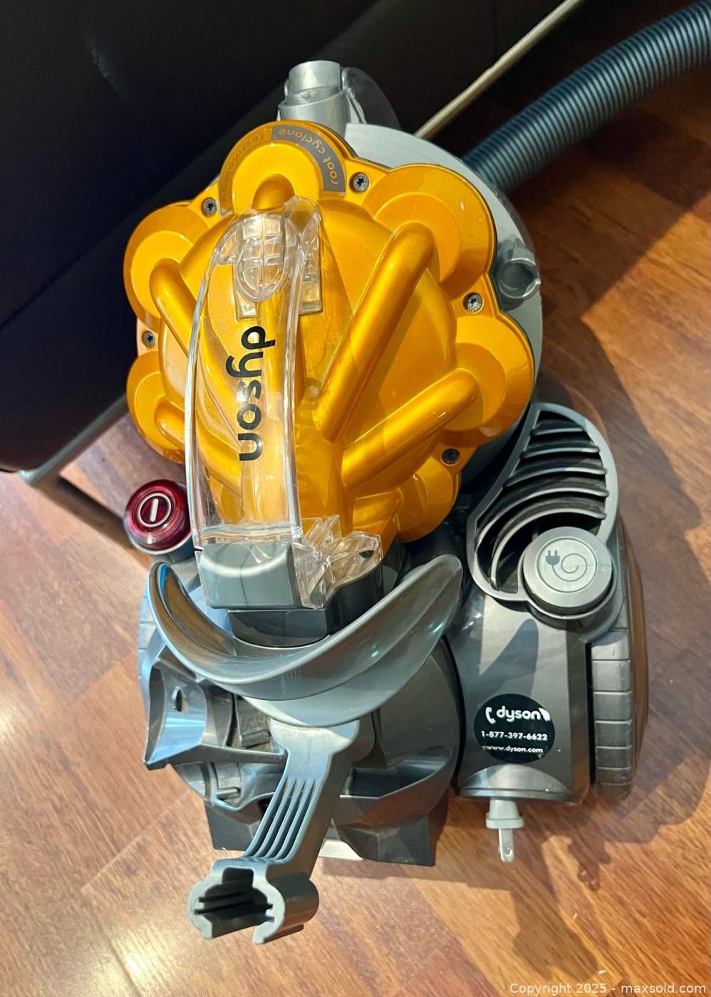 Dyson Stowaway canister vacuum | Maxsold