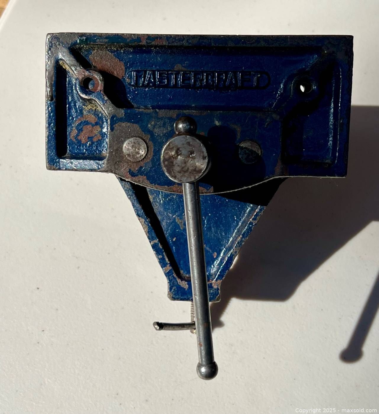 Vintage Mastercraft bench vise | Maxsold