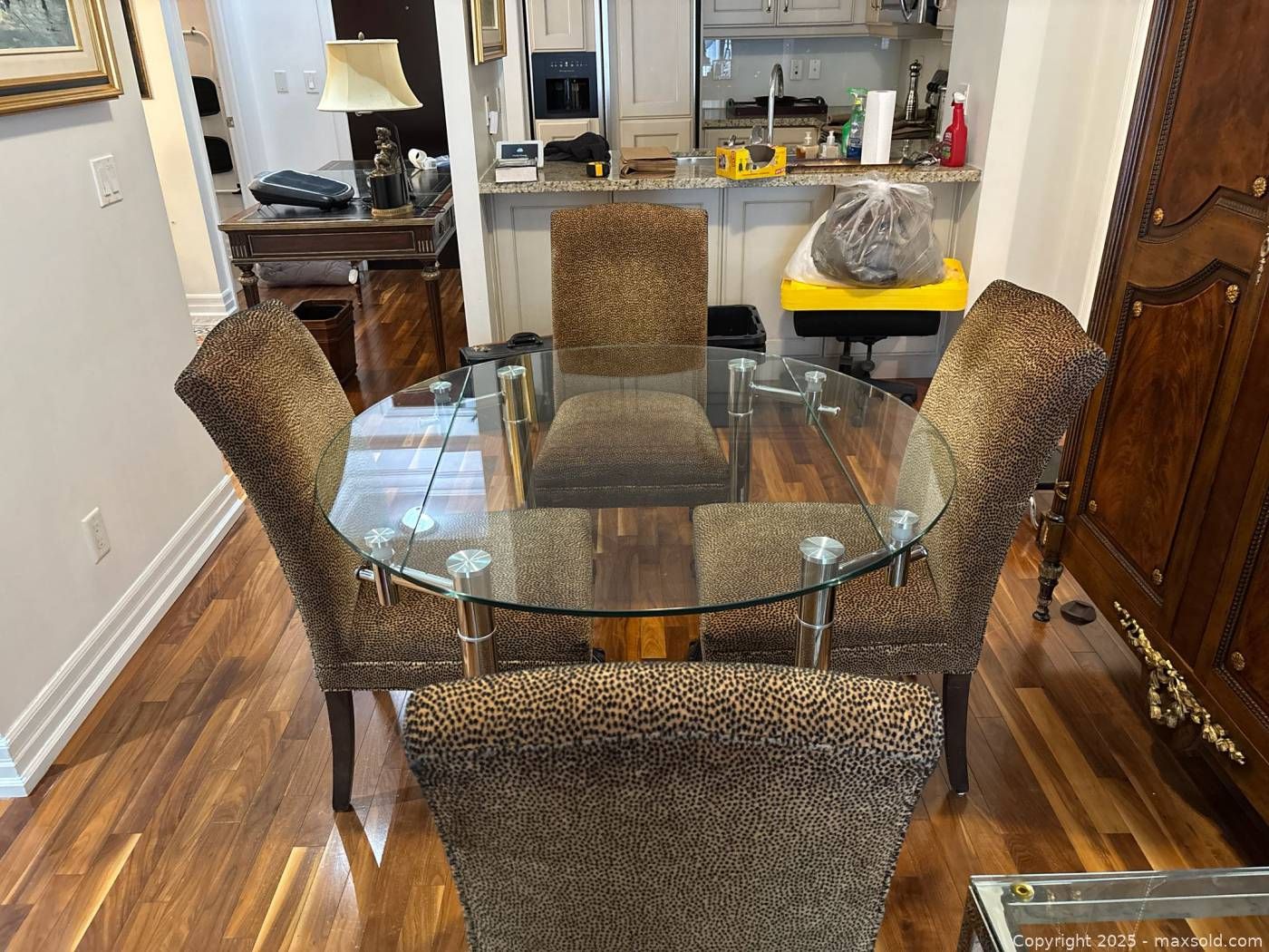 Dining table and 4 chairs | Toronto (Ontario, Canada) SELLER MANAGED ...