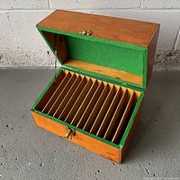 Vintage felt-lined wooden box with 13 dividers | Maxsold