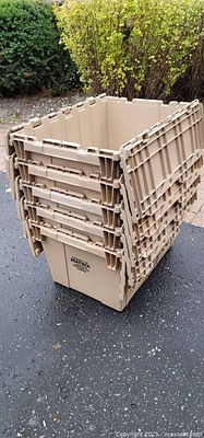 5 reusable stackable plastic storage totes | Maxsold