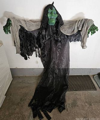 Floating ghoul witch Halloween decoration | Maxsold