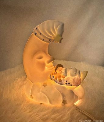 Vintage porcelain moon baby night light | Maxsold