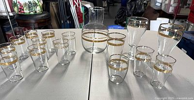 Libbey Laurel Leaf decanter and 15 glasses | Maxsold