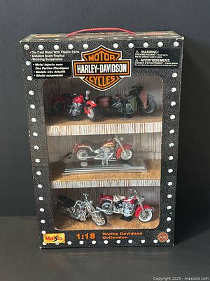 Maisto 1:18 Harley-Davidson 5-Bike Boxed Set | Maxsold