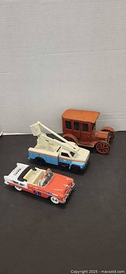 Vintage metal model cars | Maxsold
