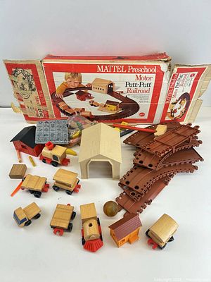 Mattel Preschool Motor Putt-Putt Railroad wooden and plastic train set ...
