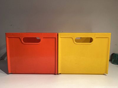 Vintage Mack Molding plastic crates | Maxsold