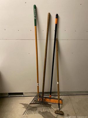 4-Piece Garden Tool Set: Garant Leaf Rake, Steel Rake, Push Broom, Hoe ...