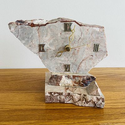 Stone slab quartz mantle clock | Maxsold
