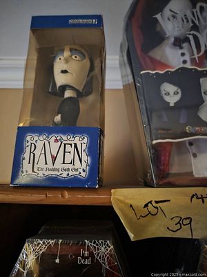 Mezco Living Dead Dolls boxed collection | Maxsold