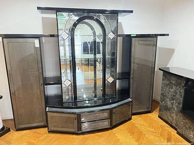 Black lacquered glass display cabinet | Maxsold
