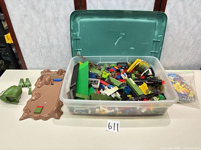 LEGO & Mega Bloks Mixed Bricks | Maxsold