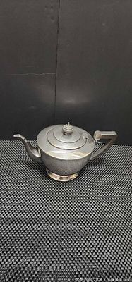 Mappin & Webb silver-plate covered teapot | Maxsold