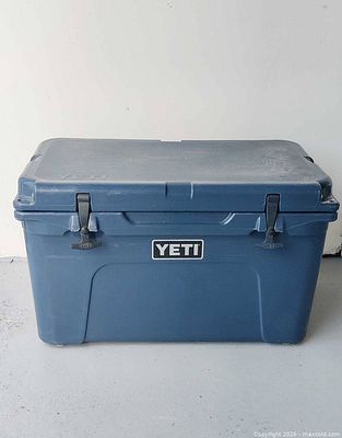 YETI Tundra 45 rotomolded hard cooler | Maxsold