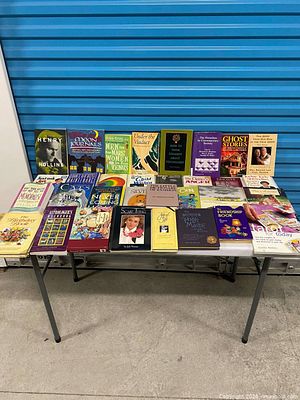 Vintage & modern book lot – fashion, psychology, spirituality | Maxsold