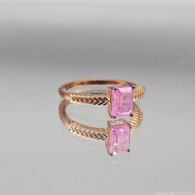 Sterling silver rose-tone ring with pink emerald-cut stone | Maxsold
