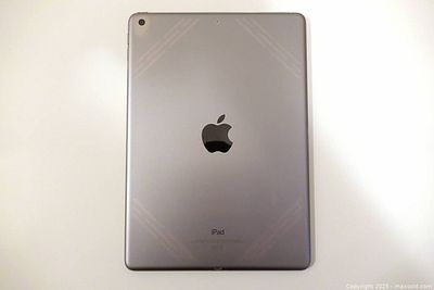 Apple iPad Model A1893 6th Generation | Maxsold