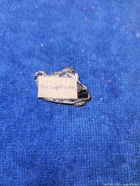 Graphite rock specimen | Maxsold