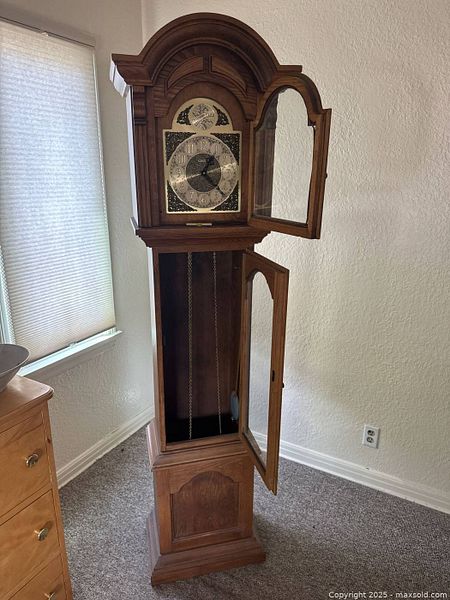 Grandfather Clock "Tempus Fugit" Tall-Case | Maxsold