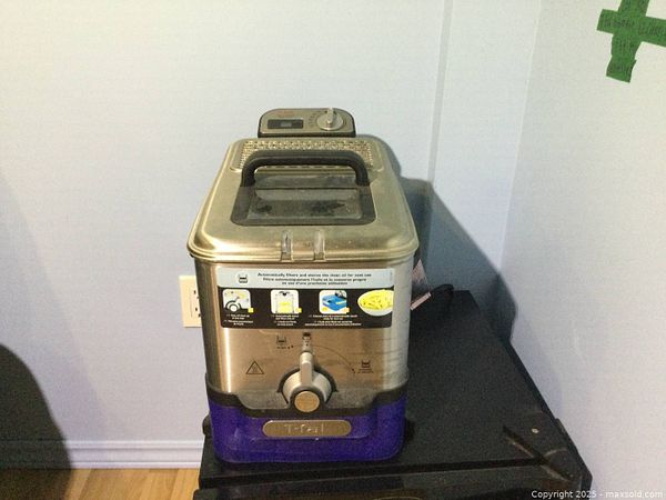 T-fal Ultimate EZ Clean deep fryer with manual | Maxsold