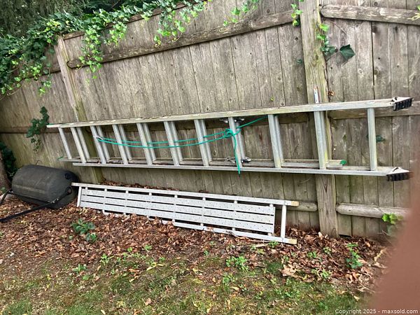Werner aluminum extension ladder, scaffold plank and lawn roller | Maxsold
