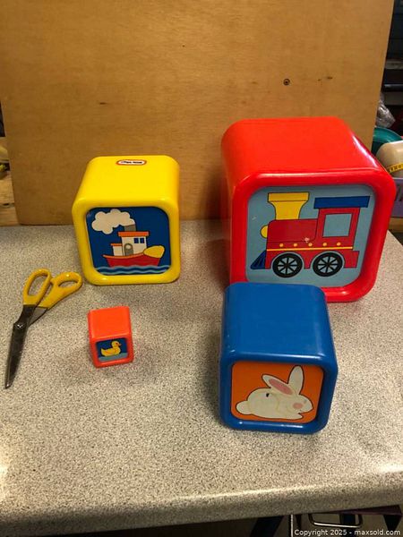 Little Tikes 1998 Nesting Stacking Blocks Set | Maxsold