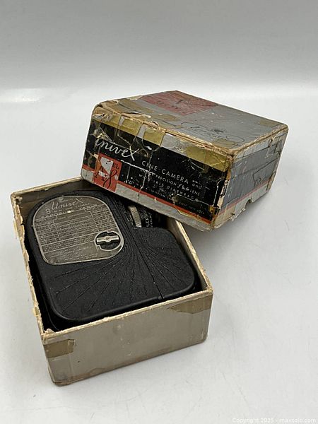 Vintage Univex Model A-8 8mm Cine Camera with Box & Manual | Maxsold