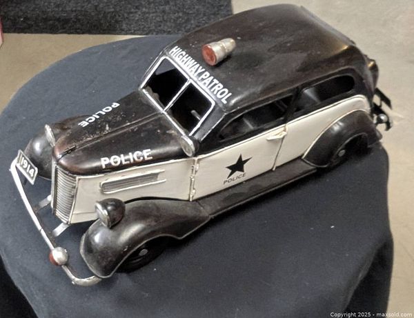 Metal Highway Patrol Police Car Model | Maxsold