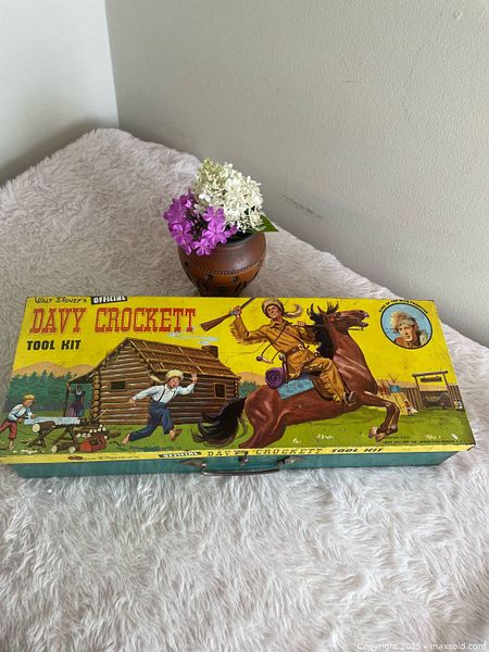 1960s Walt Disney Davy Crockett toy toolbox with tools | Maxsold